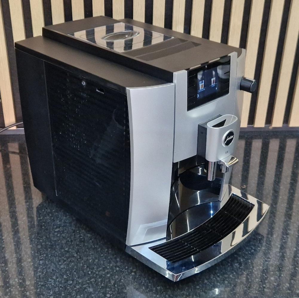 Pre-owned Jura E6 Platinum (15467) Generation 3 Bean-to-Cup Coffee Machine – Caffé-Select